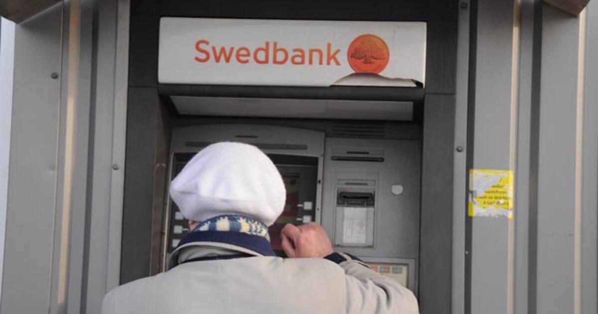 Kritinis perspėjimas visiems „Swedbank“ klientams: paslaugų kainos augs, pasakė, ką daryti ...